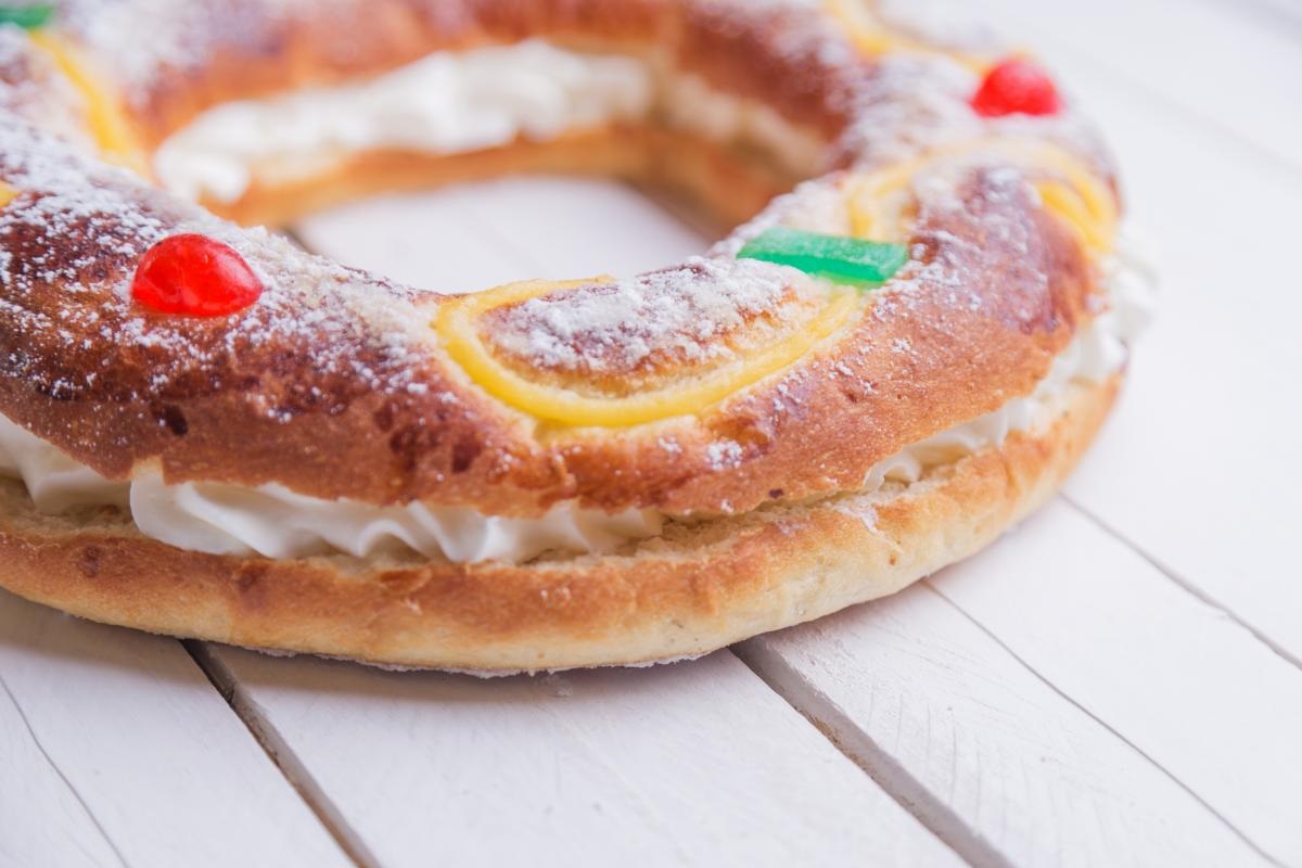 Learn how to make a king’s cake with Olive Oil - Olive Oils from Spain