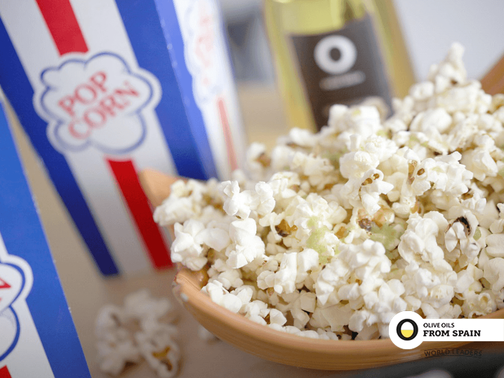 Truly addictive snack: popcorn with Olive Oil - Olive Oils from Spain